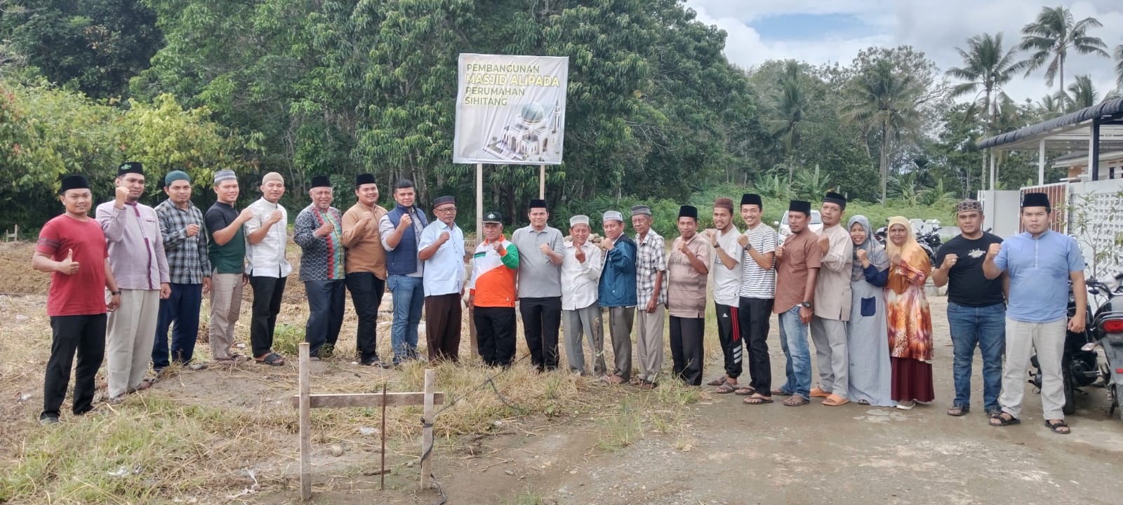 Antusias Warga di Peletakan Pertama Pembangunan Masjid Di Komplek ... Antusias Warga di Peletakan Pertama Pembangunan Masjid Di Komplek ...